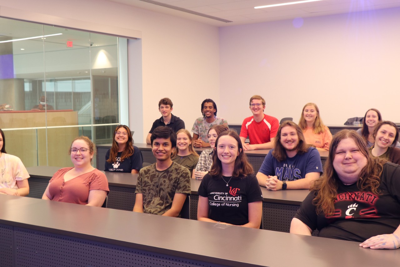 Resident Advisors - Campus Life | University of Cincinnati