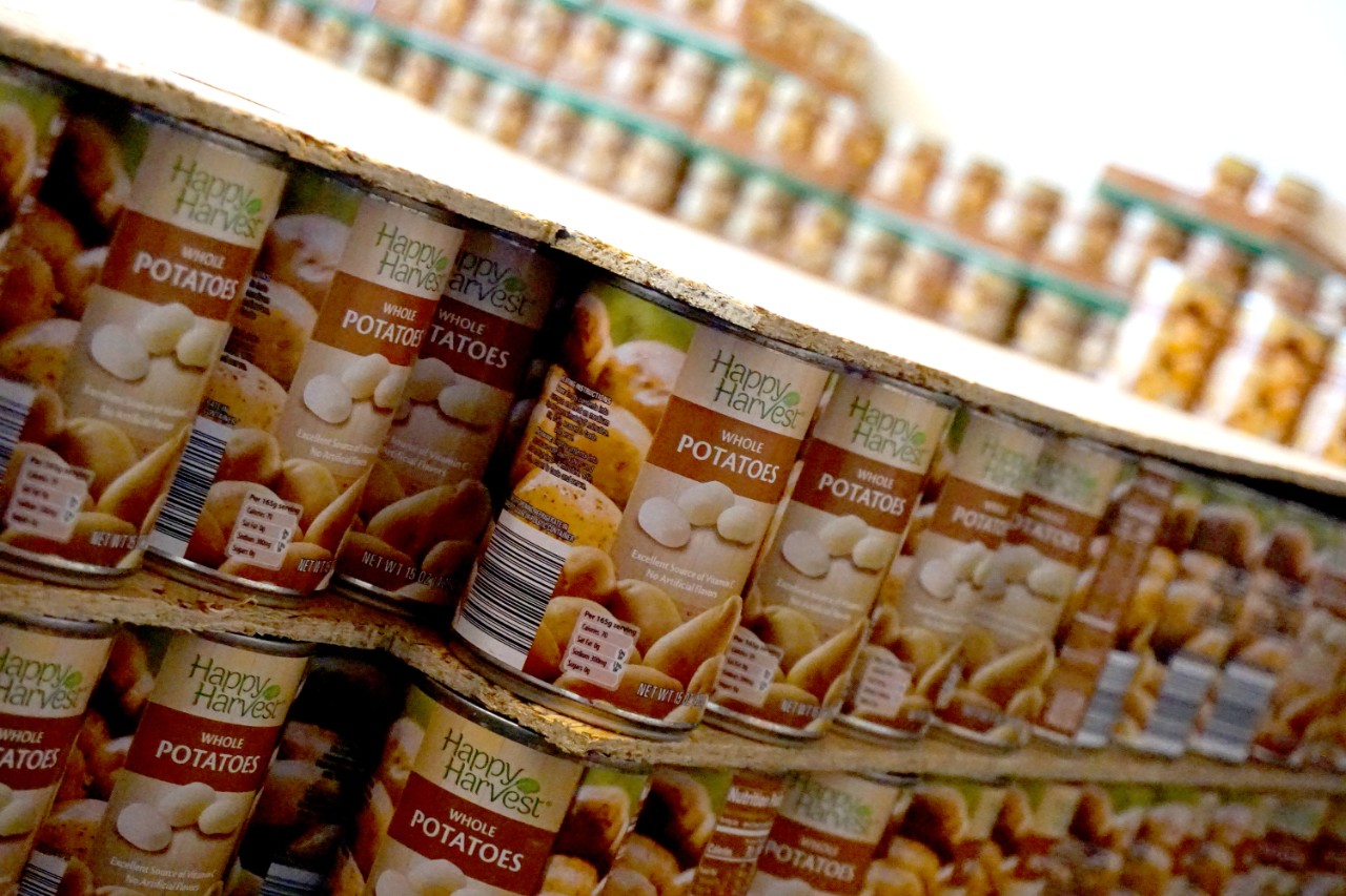 UC students build canned-food tower at Canstruction competition ...