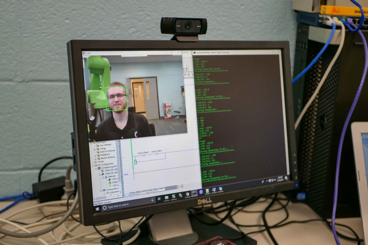 UC student builds face-tracking robot | University of Cincinnati