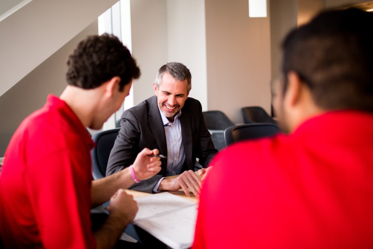 Lindner professor Mike Fry connects with studetns | University of ...