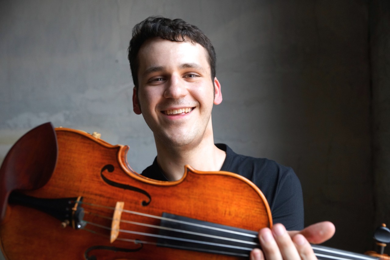 Violin alum Christopher Robinson receives 2021 Knights Arts Champion ...
