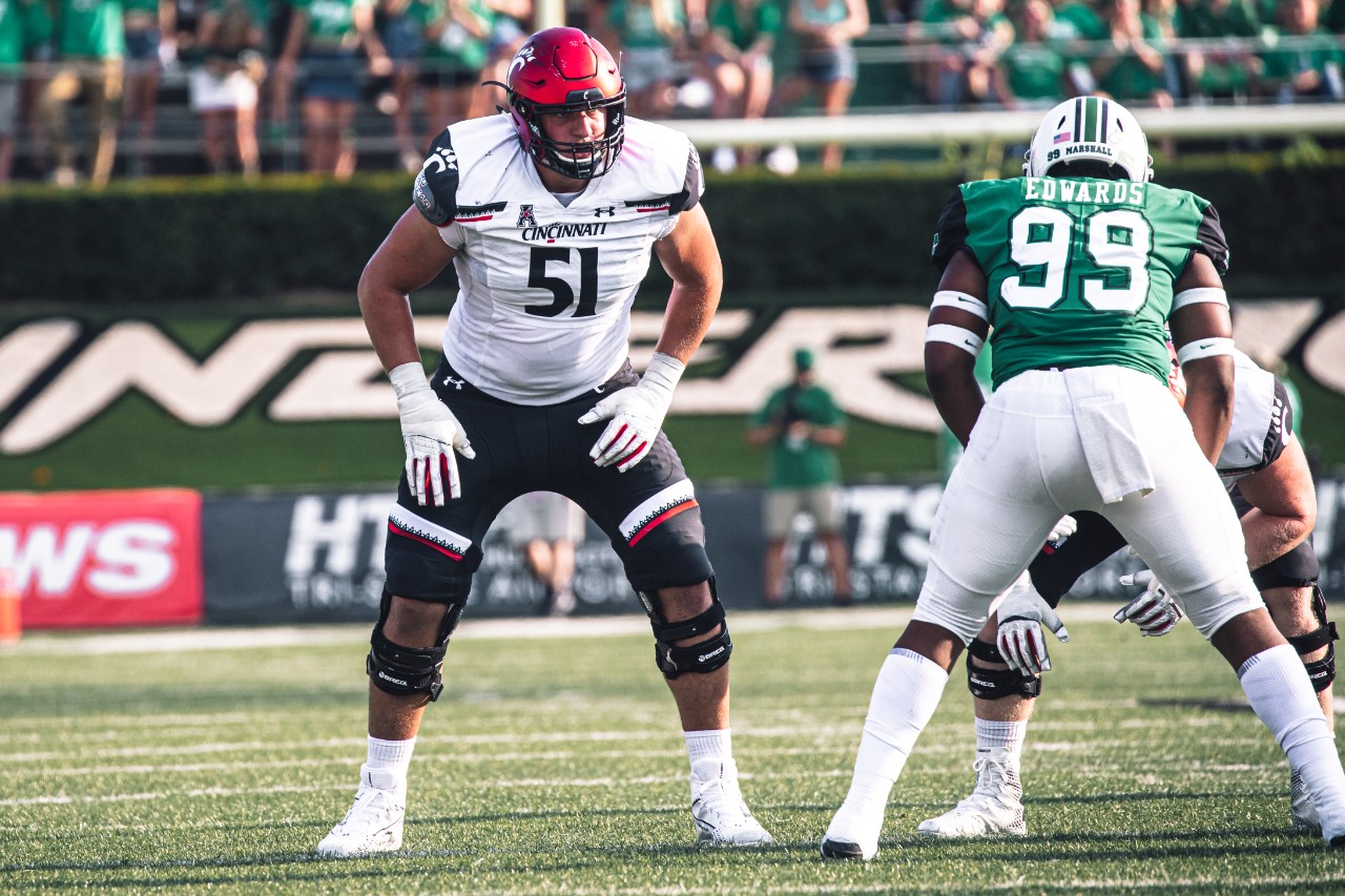 Lorenz Metz dominates his Lindner studies and defensive linemen ...