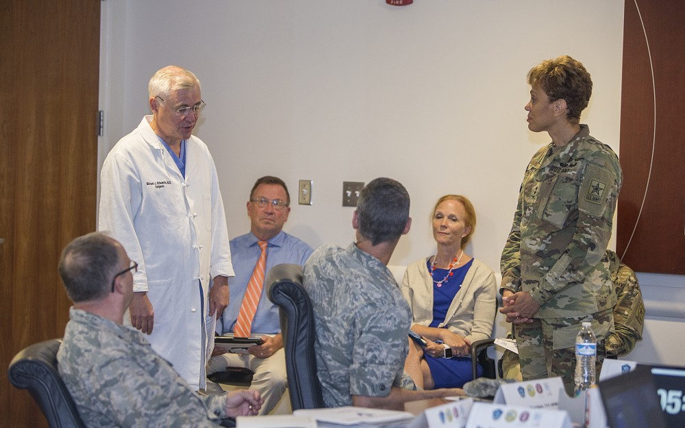 US Army Surgeon General Visits UCMC and C-STARS | University of Cincinnati